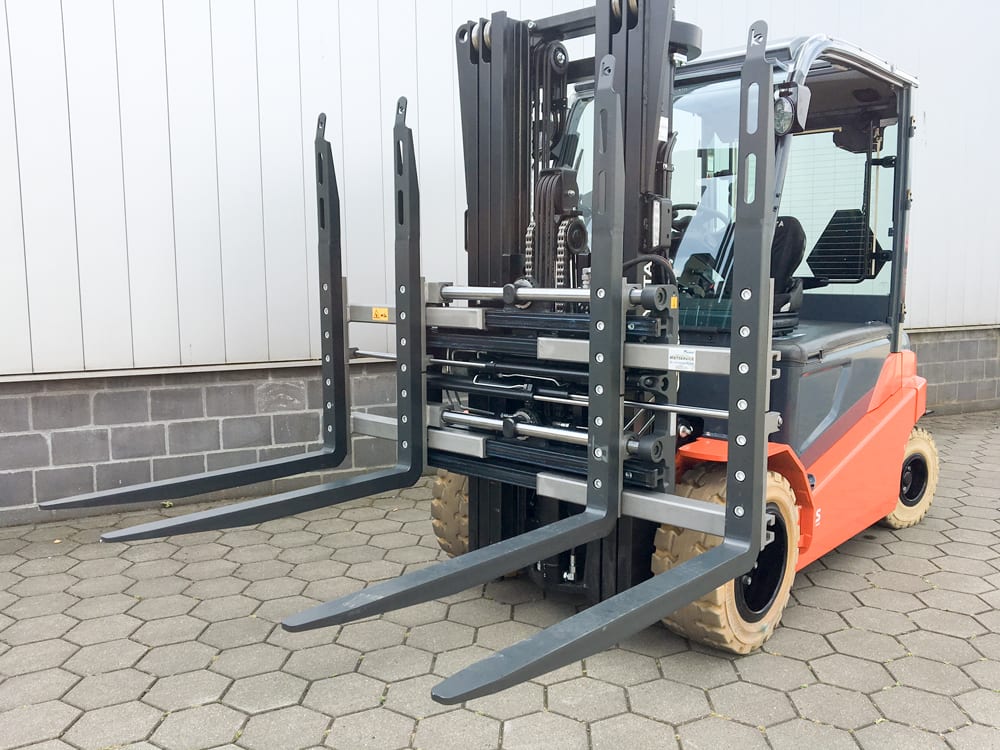 T429C - Double Pallet Handler - Urgent Engineering